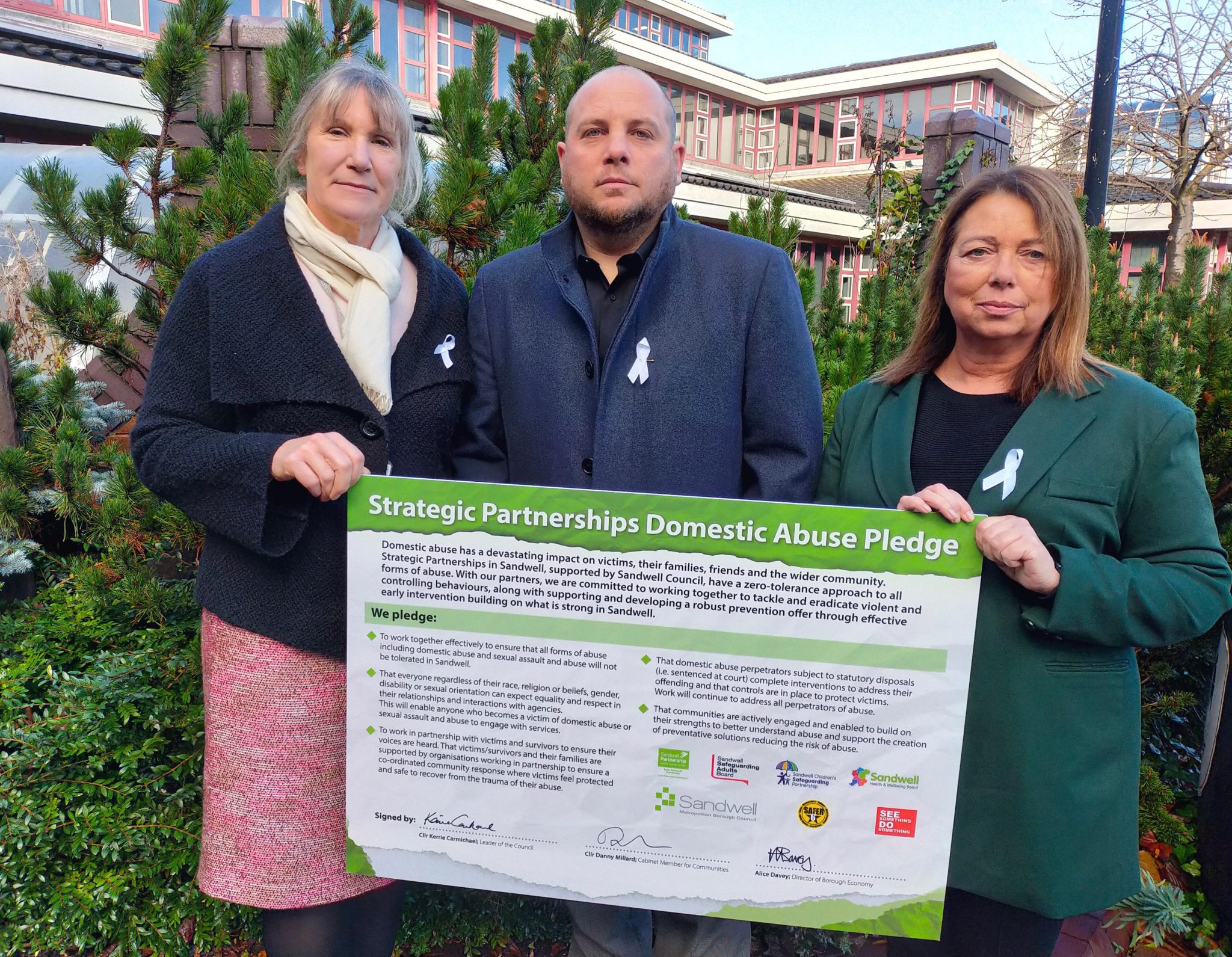 Sandwell Council signs pledge to stamp out domestic abuse - Sandwell Times